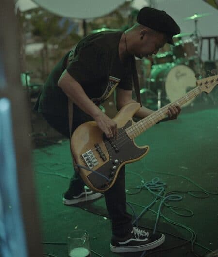 12 common bass guitar mistakes beginners make | Stars & Catz