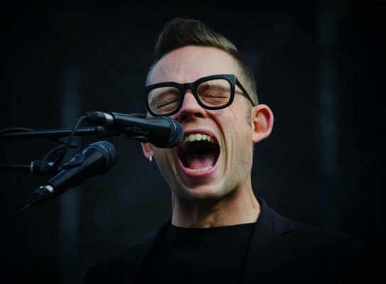 9 common singing mistakes and how to avoid them | Stars & Catz